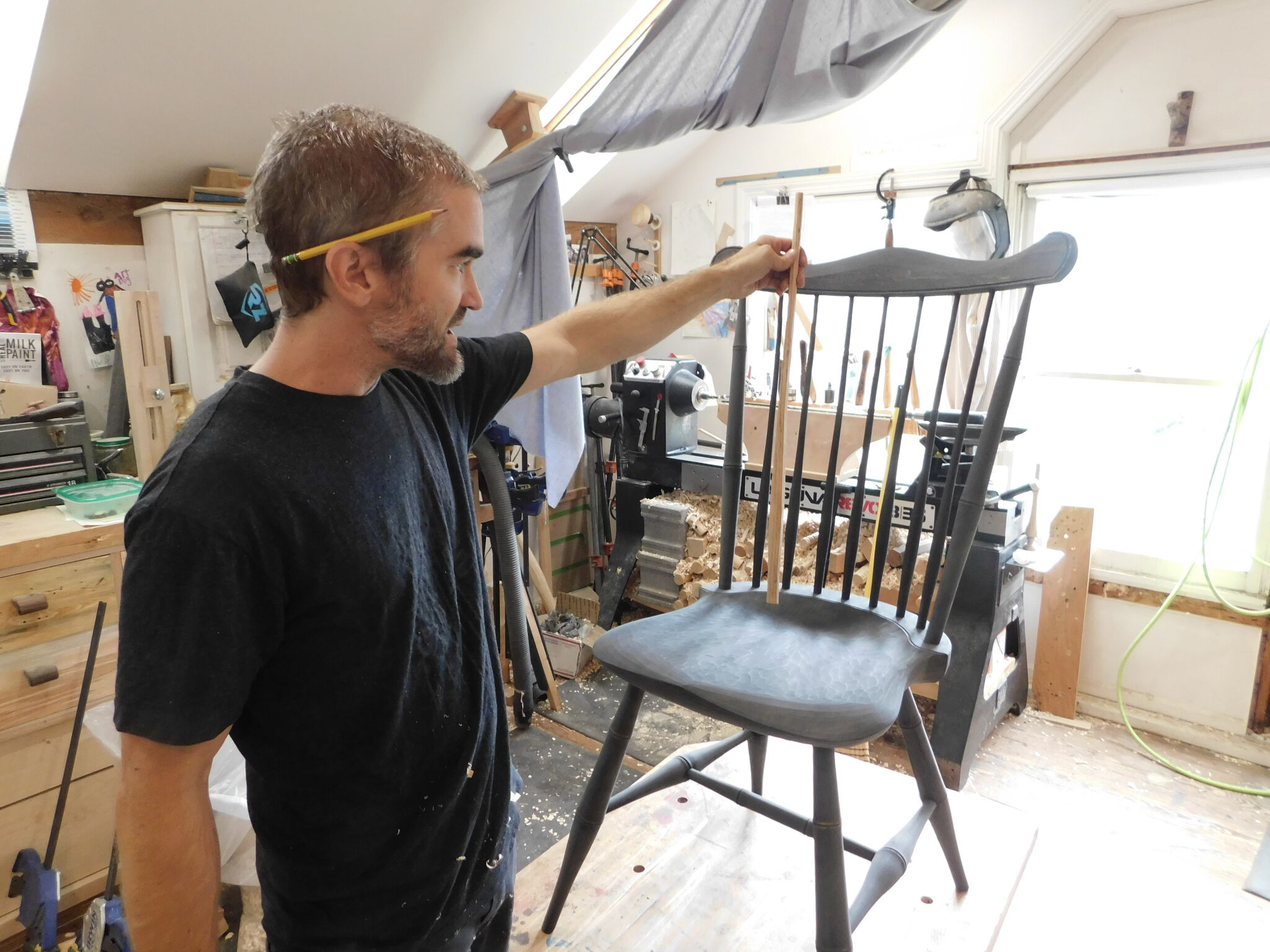 Canaan chair-maker follows Windsor maker tradition
