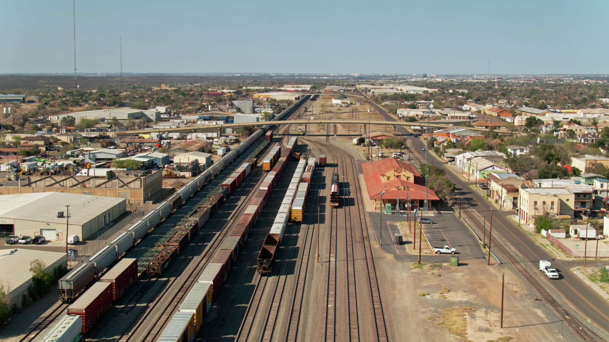 Texas railroad projects boosted by $1.4 billion package