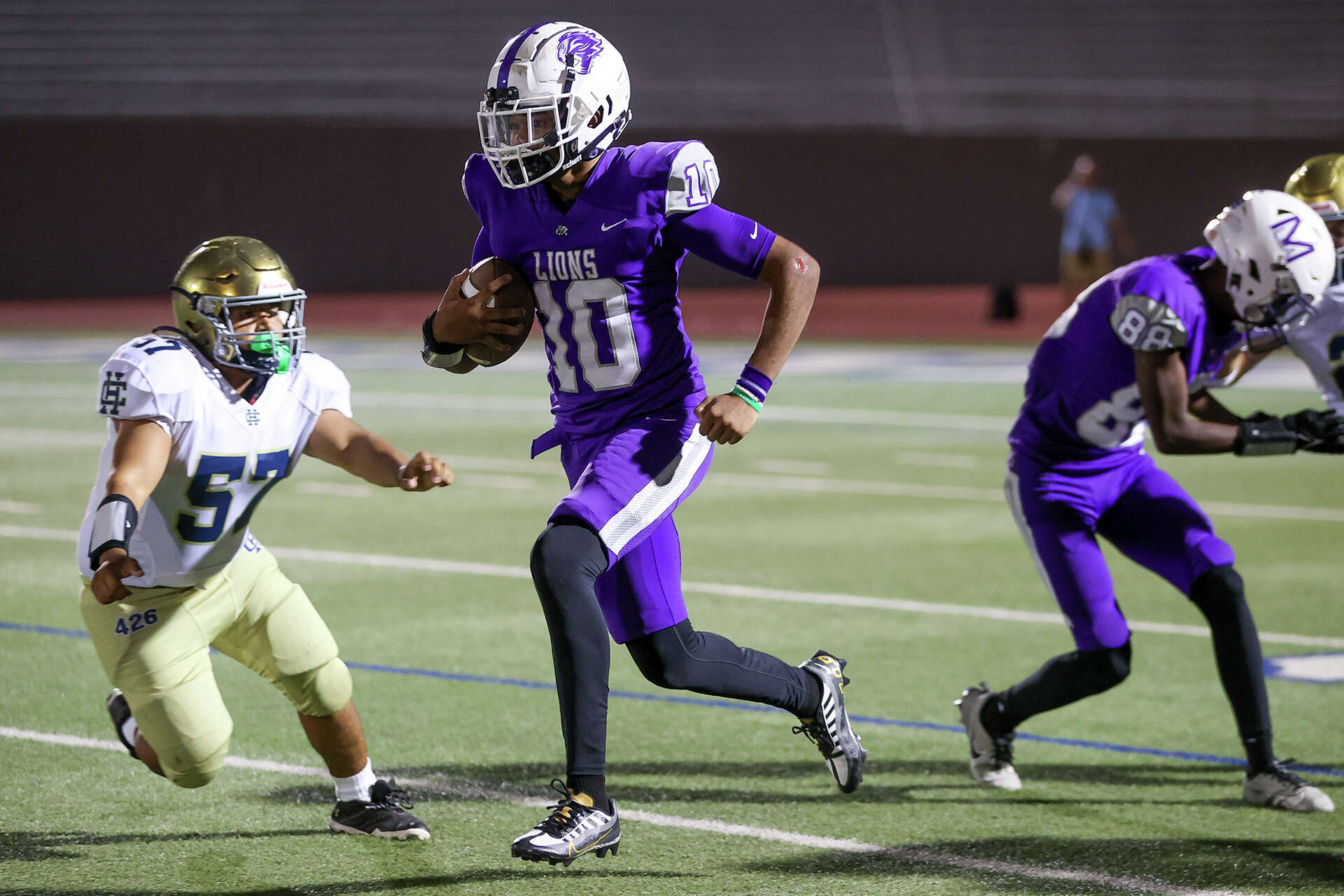 Defense sets tone in Holy Cross' 40-7 football win over YMLA