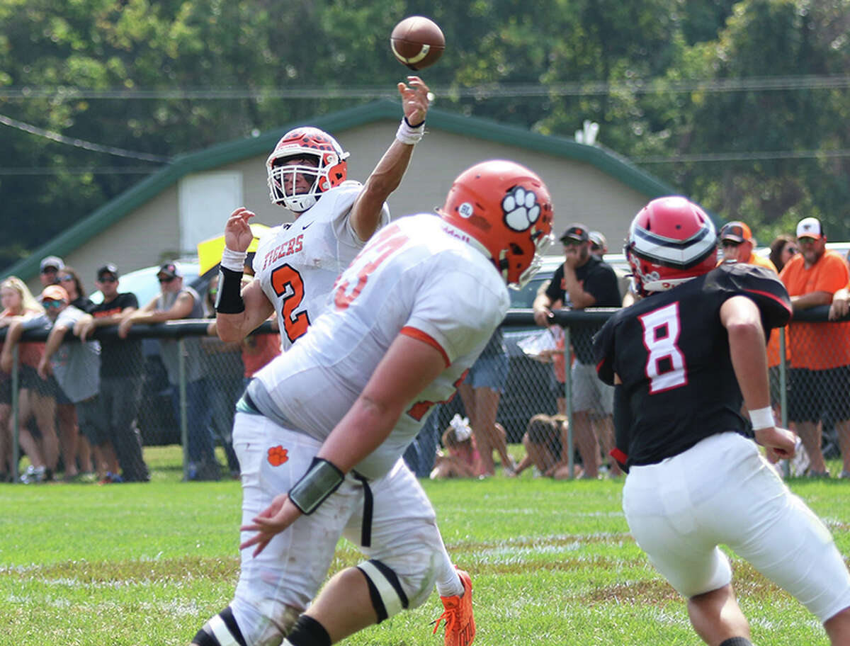FRIDAY FOOTBALL: Ranked and rolling, Roxana and Greenfield win
