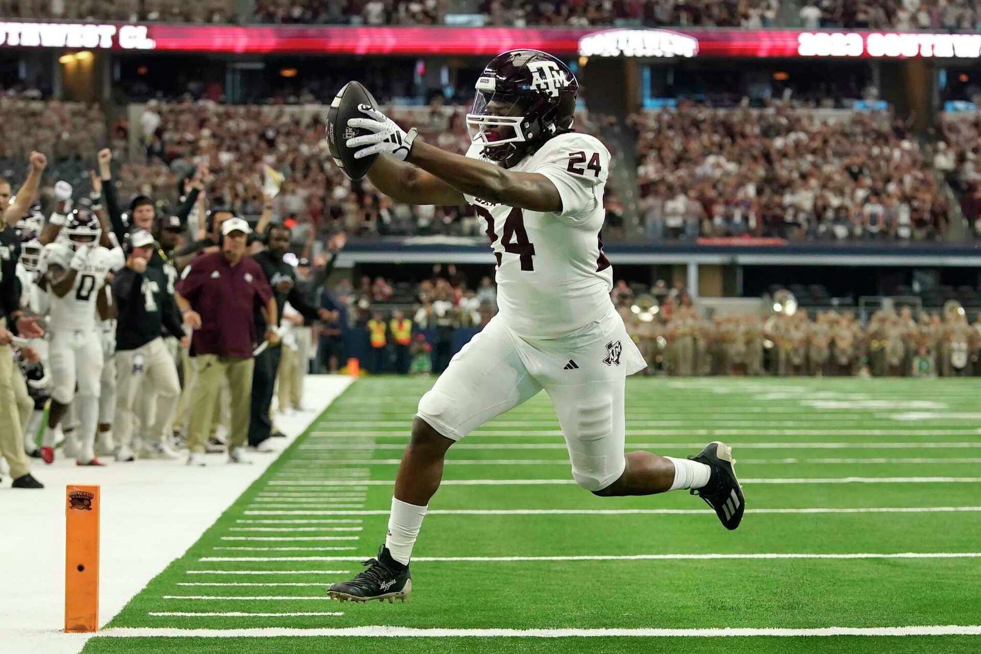Texas A&M football: Aggies cruise past Arkansas, move to 2-0 in SEC