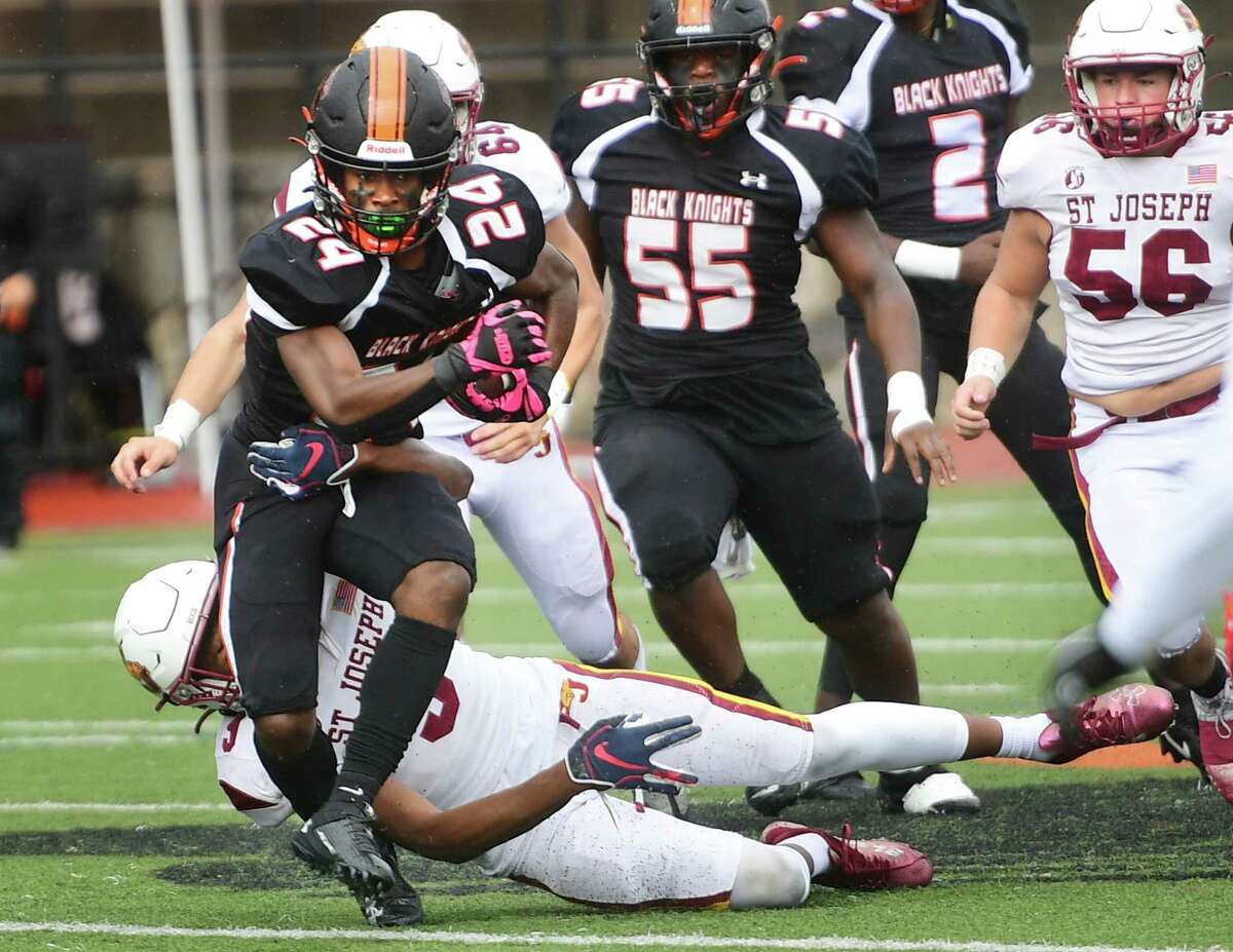 St. Joseph (CT) defeats Stamford in FCIAC football
