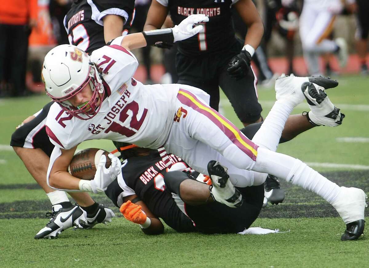 St. Joseph (CT) defeats Stamford in FCIAC football
