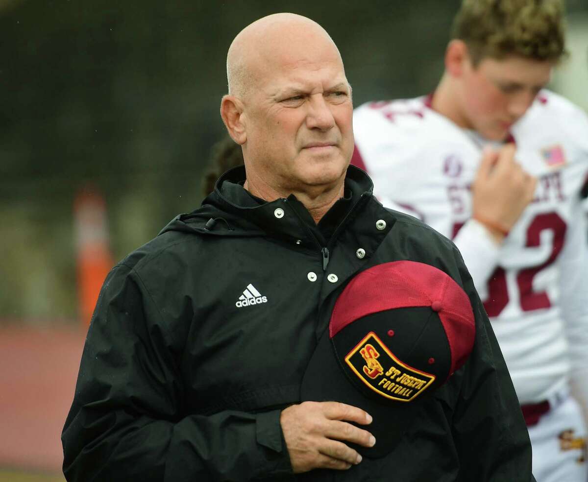 St. Joseph (CT) defeats Stamford in FCIAC football