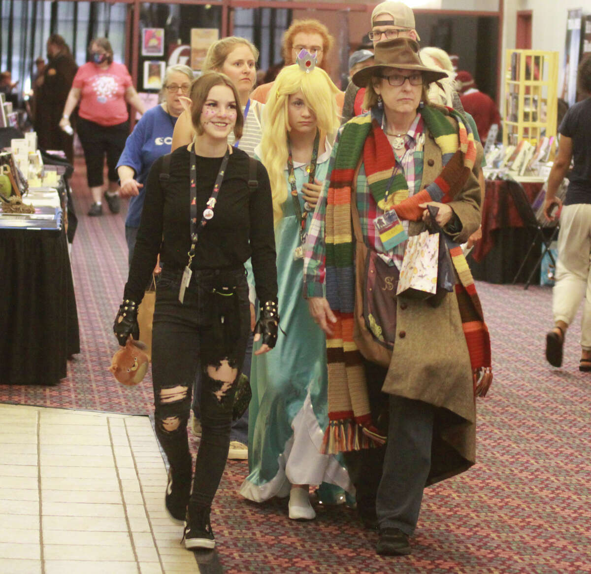 Large sci-fi/fantasy crowds return to ARCHON