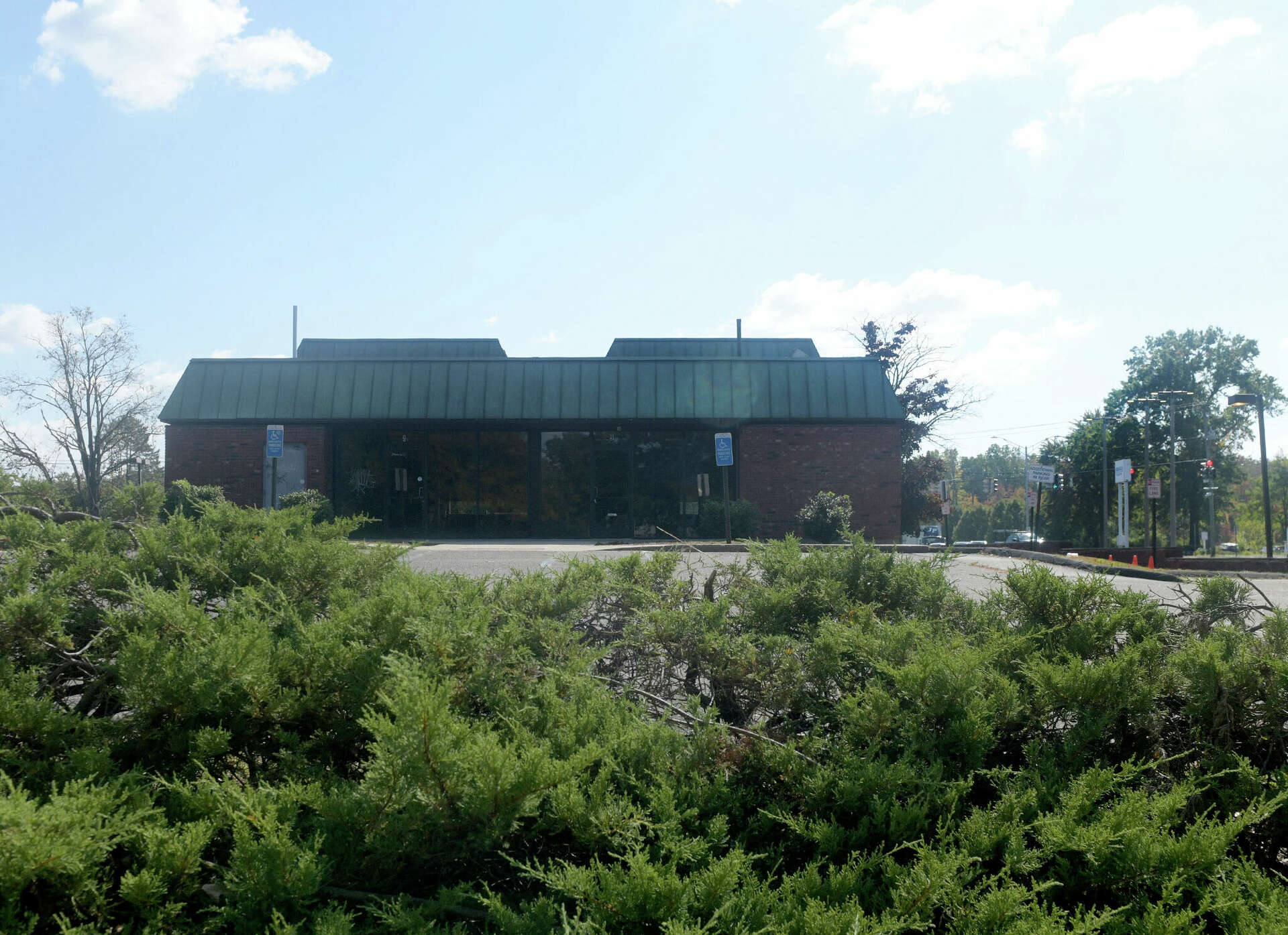 Enfield PZC approves cannabis dispensary at former Starbucks