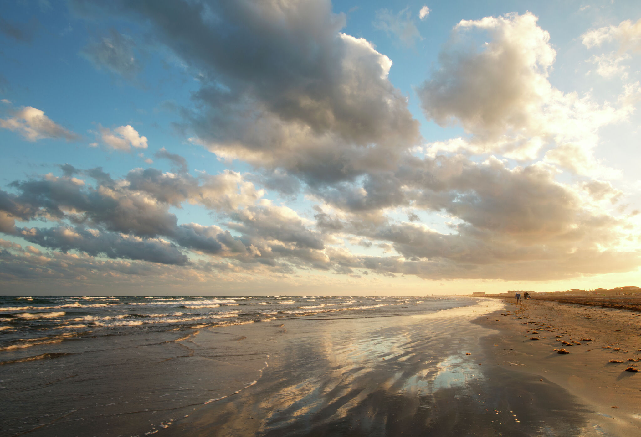 Teen's body found on Texas beach after rescue effort