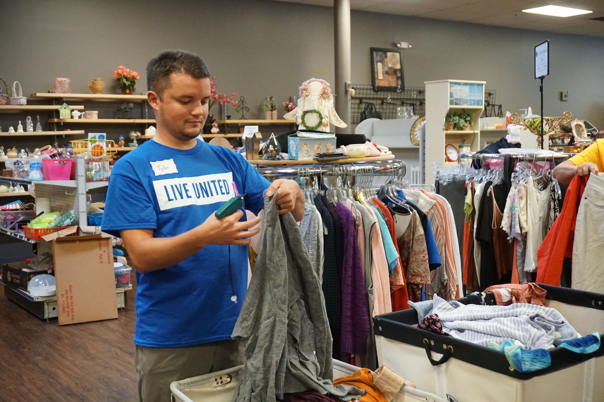 Nearly 100 volunteers support nonprofits during fall Days of Action