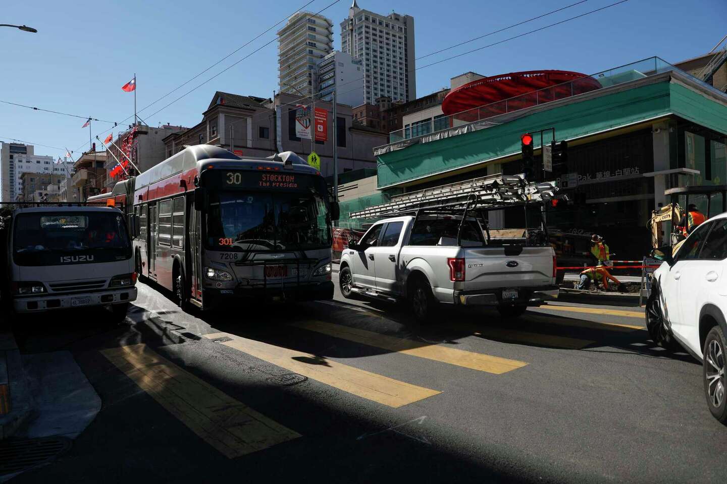 Muni drivers, SFMTA clash over $21 million gap in contract offer