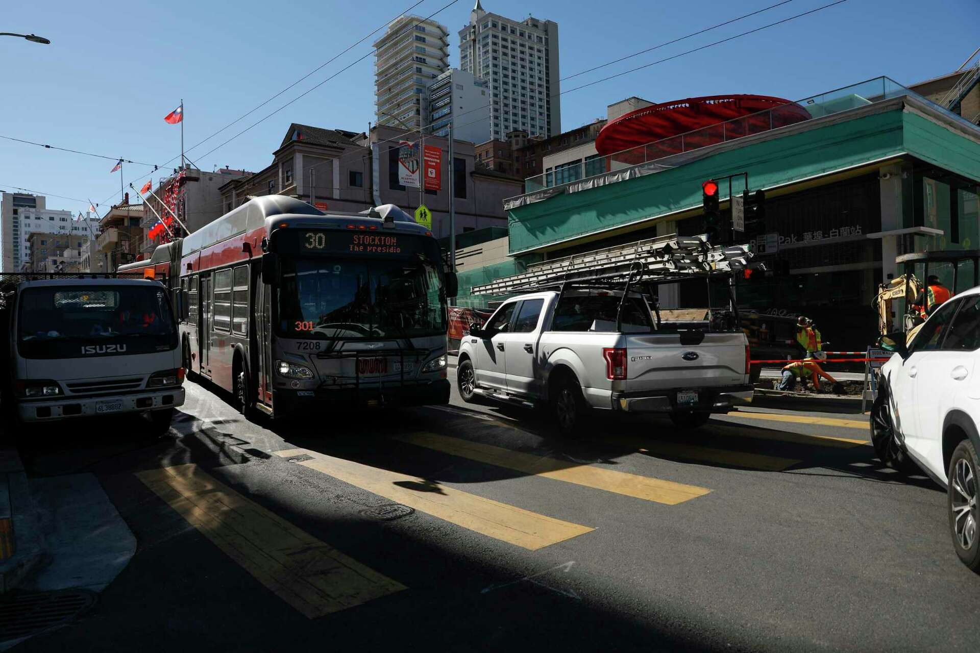 Muni drivers, SFMTA clash over $21 million gap in contract offer