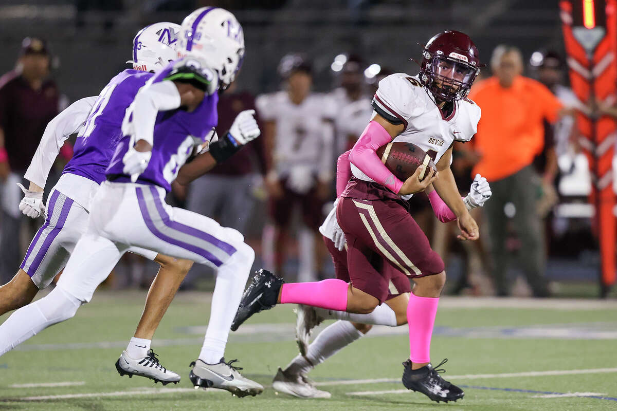 Devine football pulls away in second half to beat YMLA