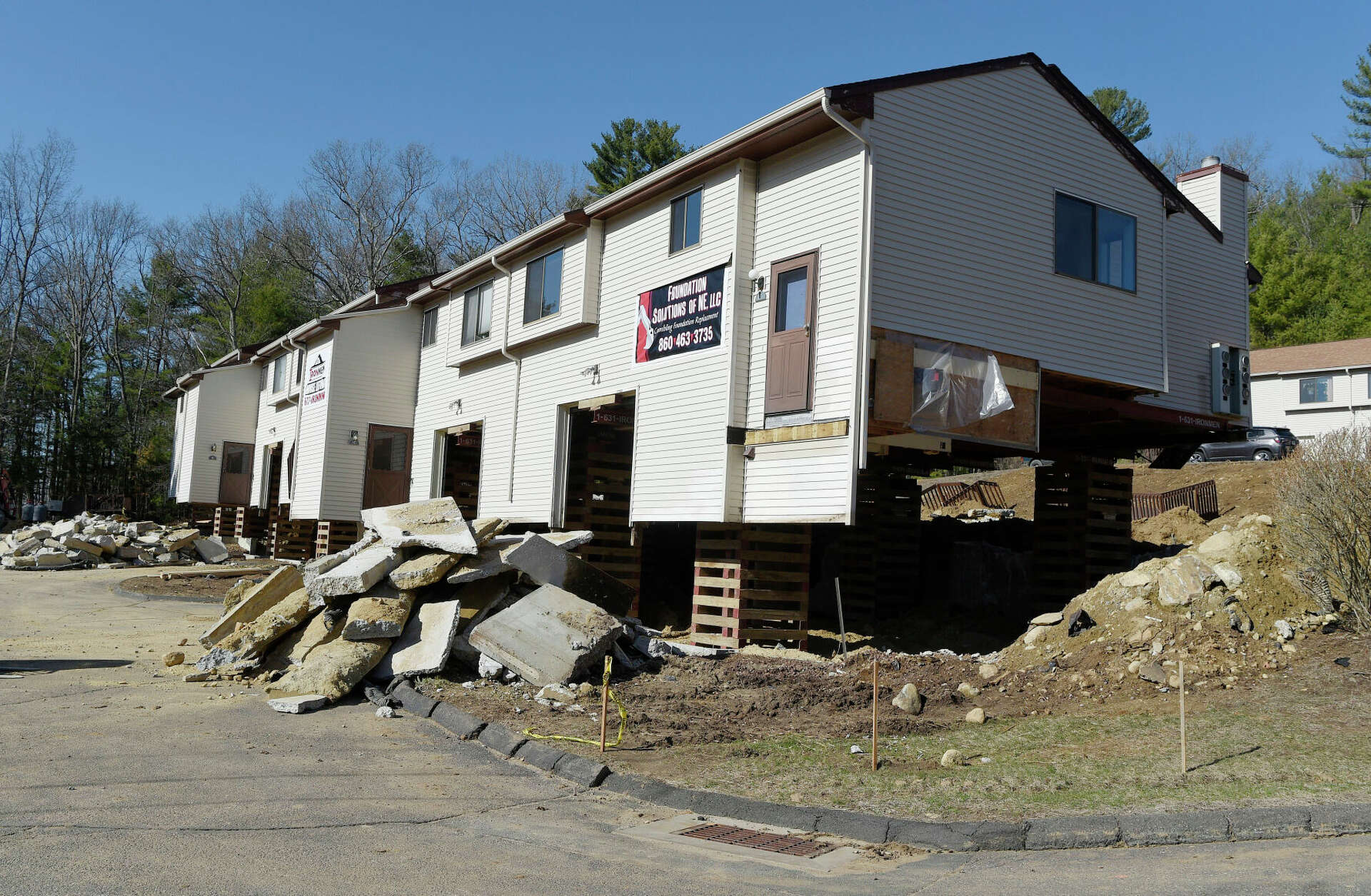 CT lawmakers support more money to fix crumbling house foundations