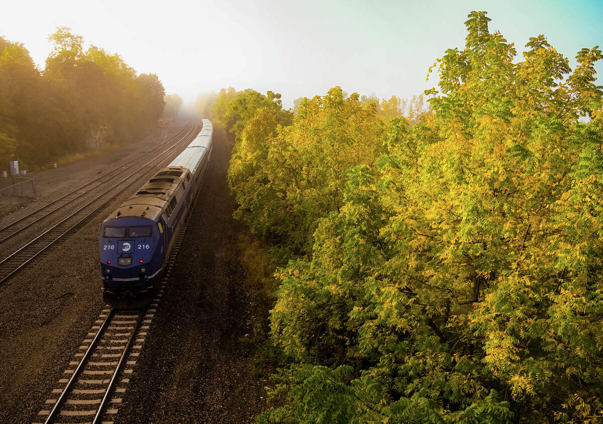 Metro-North announces weekend 'Leaf Peeper' trains on Hudson line
