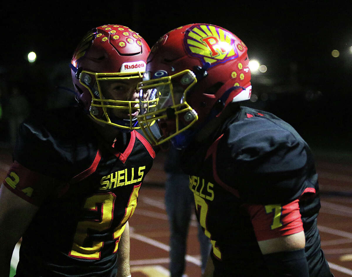 Queen confirms it, Roxana a football conference King again