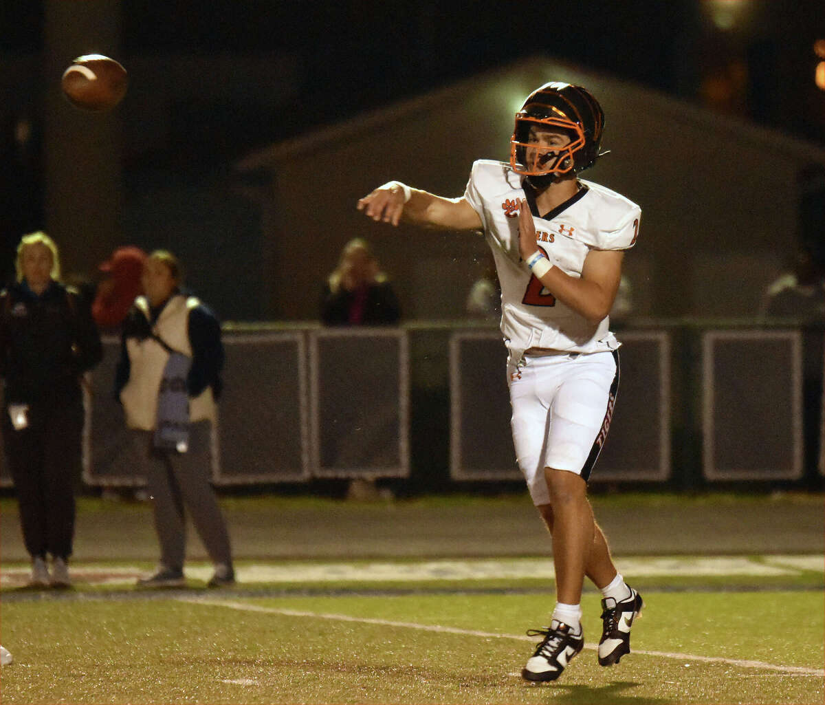 EHS overcomes 17-point deficit; Curry breaks TD record