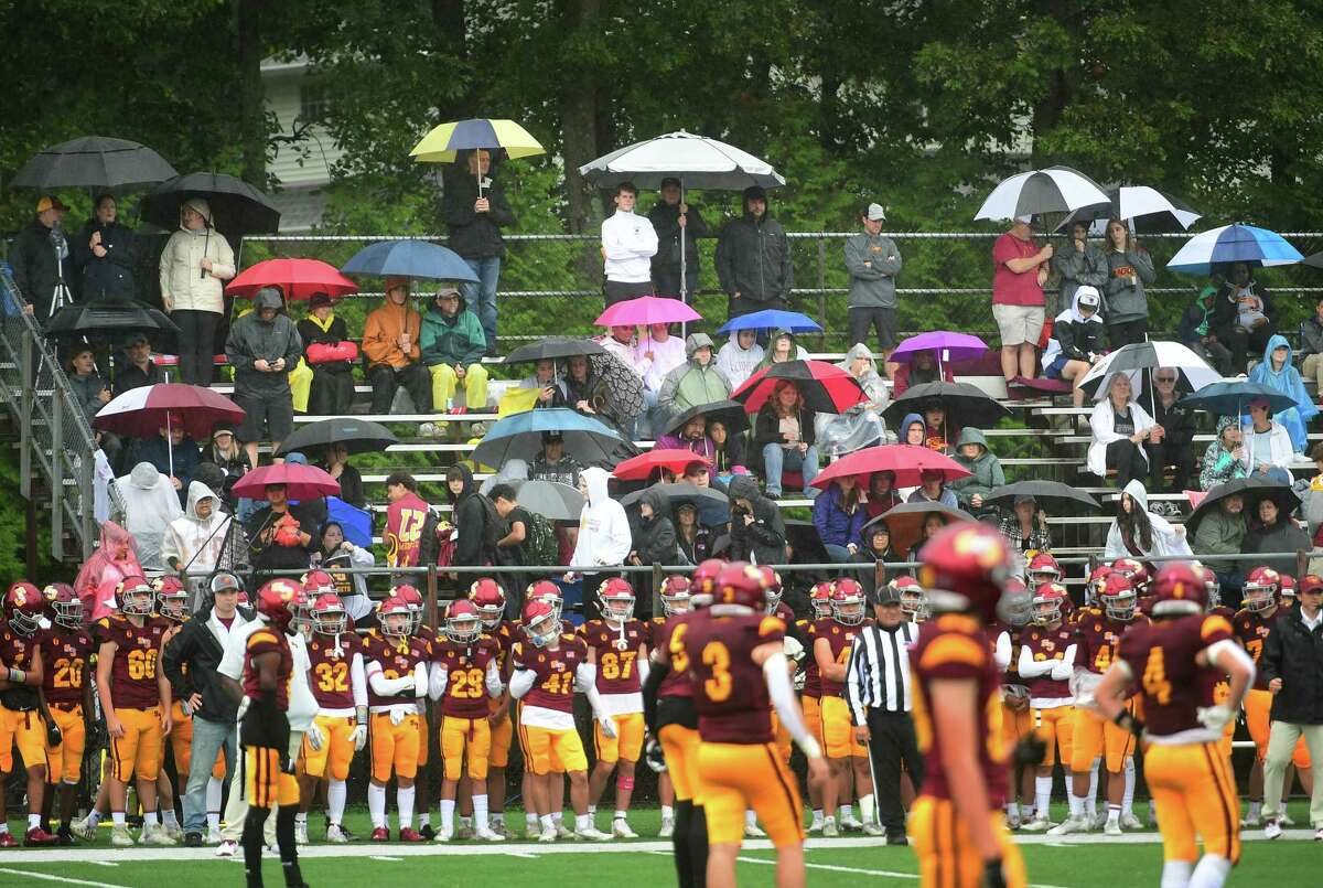 New Canaan football beat St. Joseph with four TDs from Luke Robinson