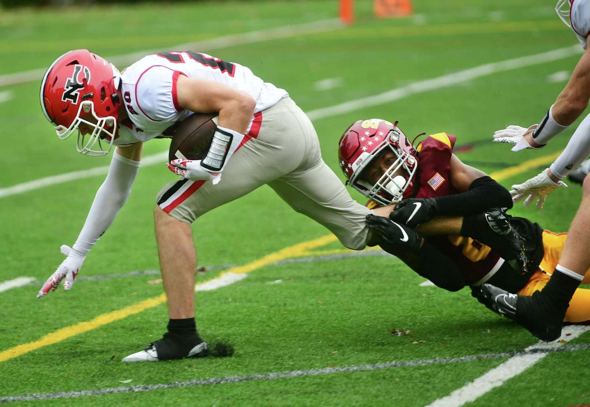 New Canaan football beat St. Joseph with four TDs from Luke Robinson