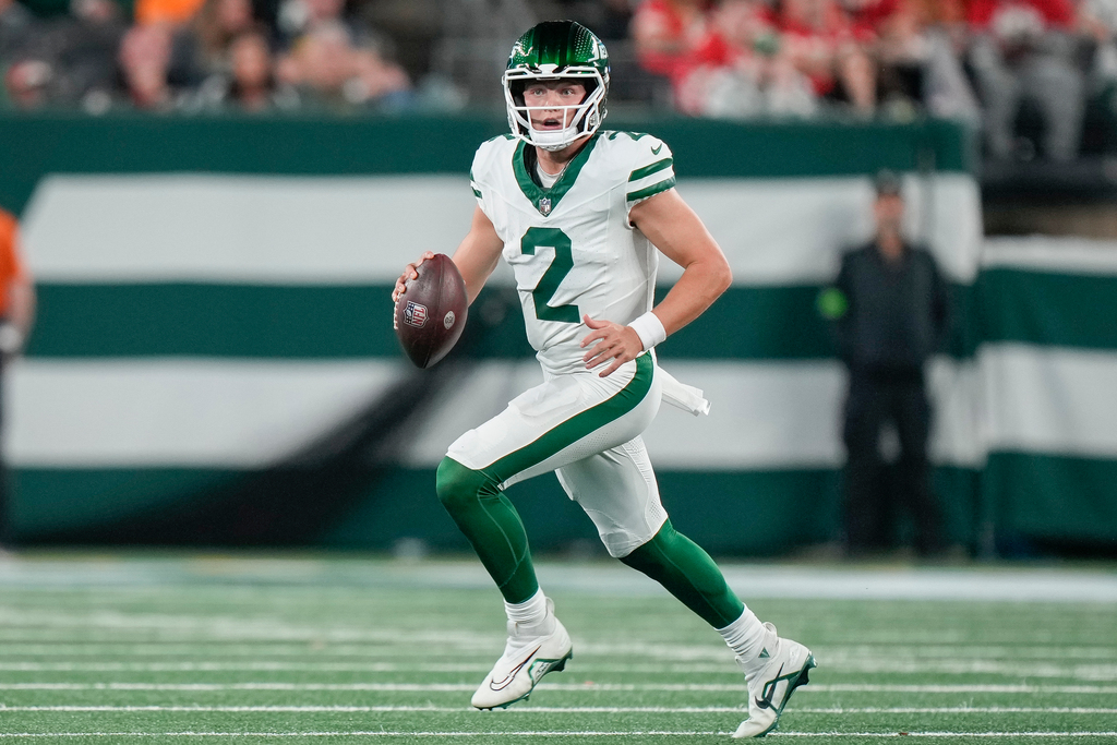 TU vs. TV anchors picking NFL games