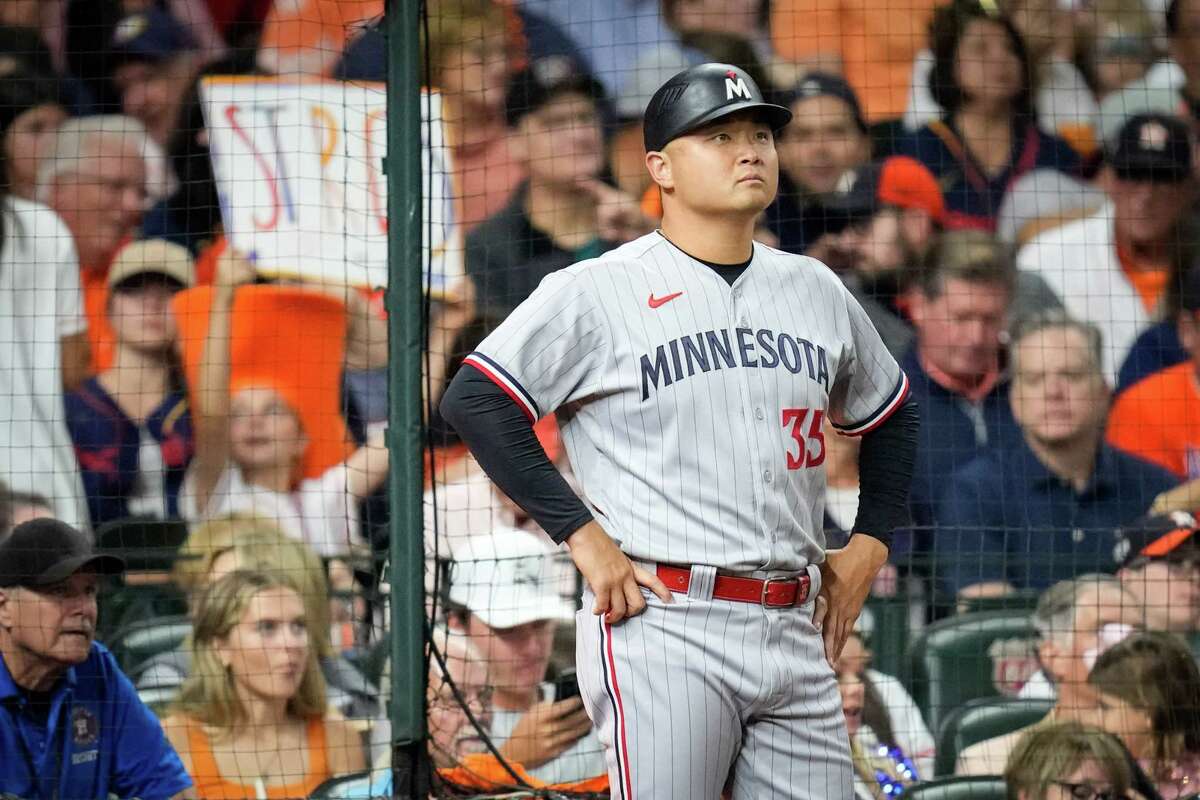 Houston Astros head to Minnesota in unfamiliar 1-1 spot in ALDS