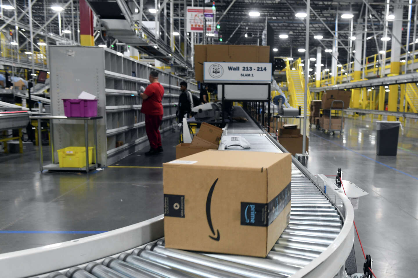 Amazon expands its network across CT as warehouse pushback builds