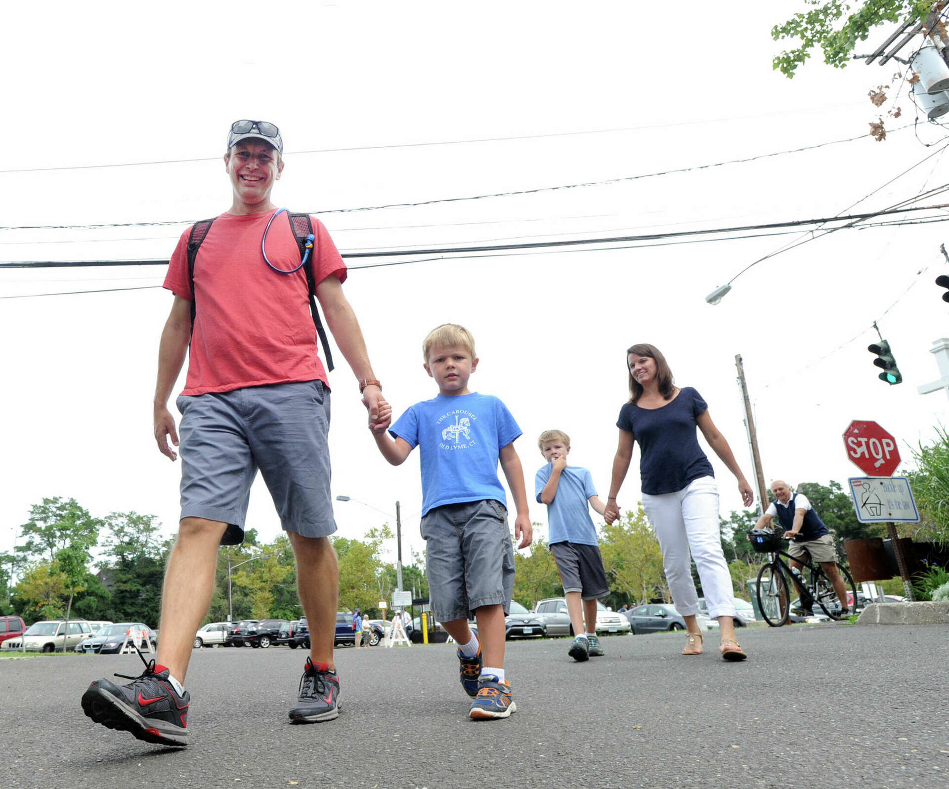 Sen. Chris Murphy starts from Stafford in 7th annual walk across CT
