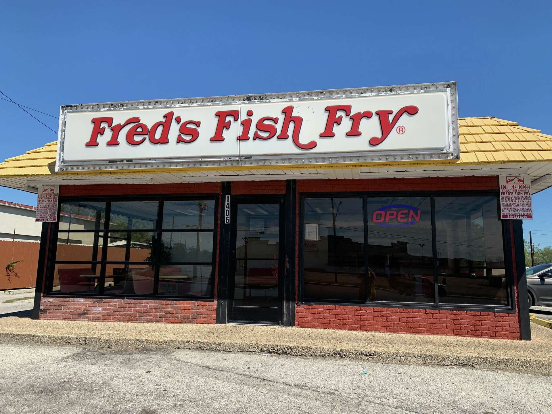 Fred's Fish Fry is serving chicken wings in San Antonio