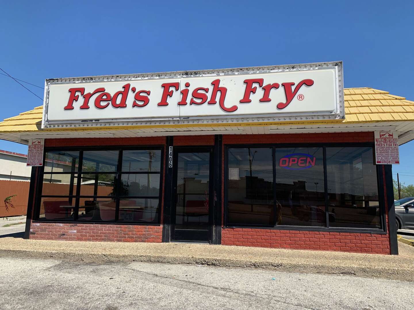 Fred's Fish Fry is serving chicken wings in San Antonio