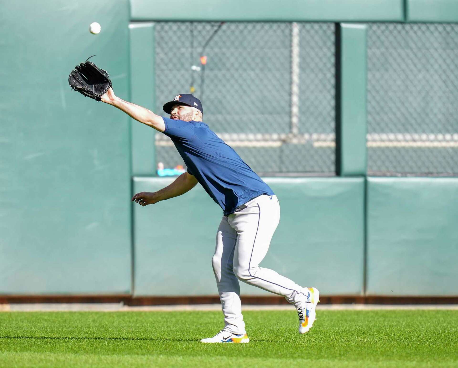 Houston Astros' Jeremy Peña shares story behind his double dance