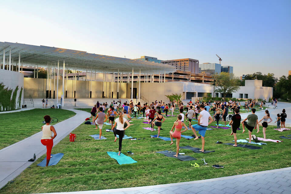 A complete guide to Waterloo Park, a lively TX green space