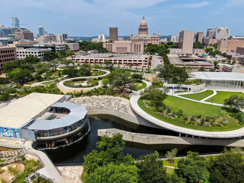 A complete guide to Waterloo Park, a lively TX green space