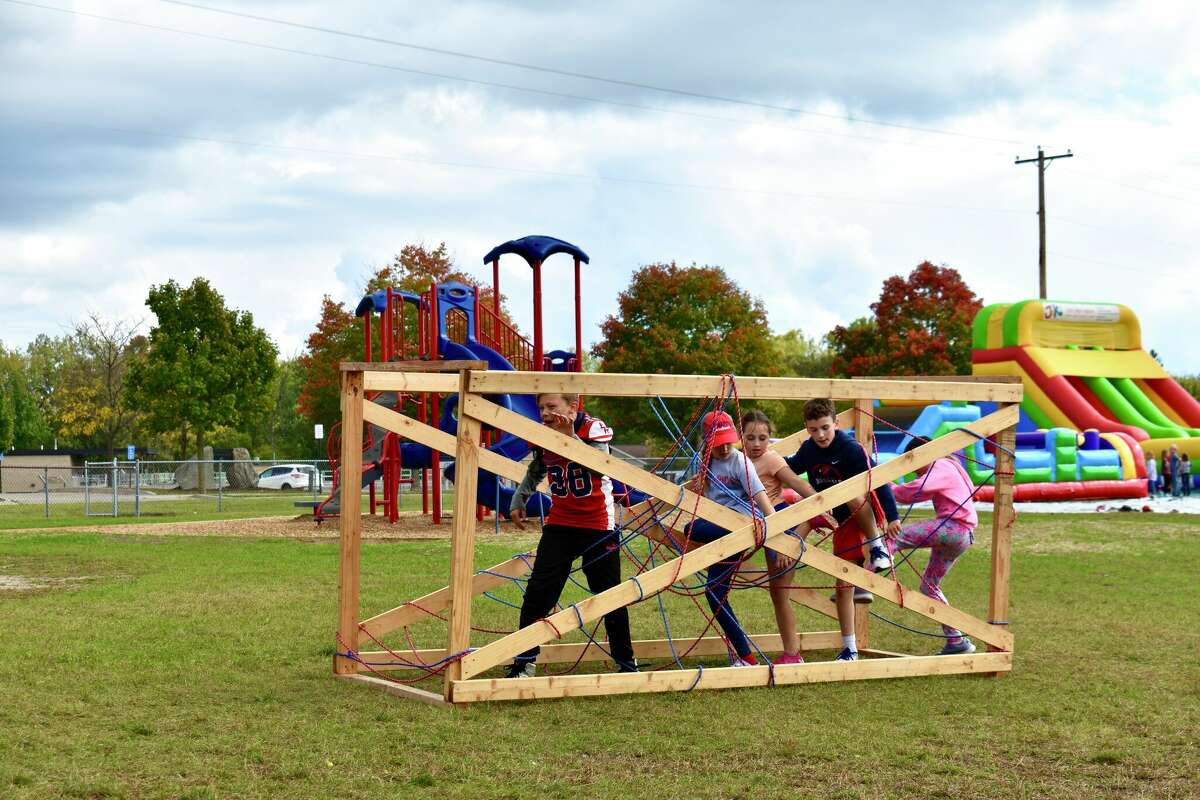 Students get active at Riverview Move-A-Thon fundraiser Michigan