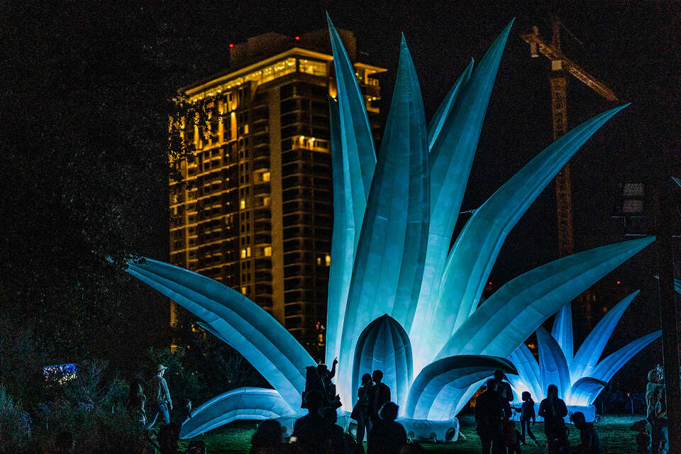 A complete guide to Waterloo Park, a lively TX green space