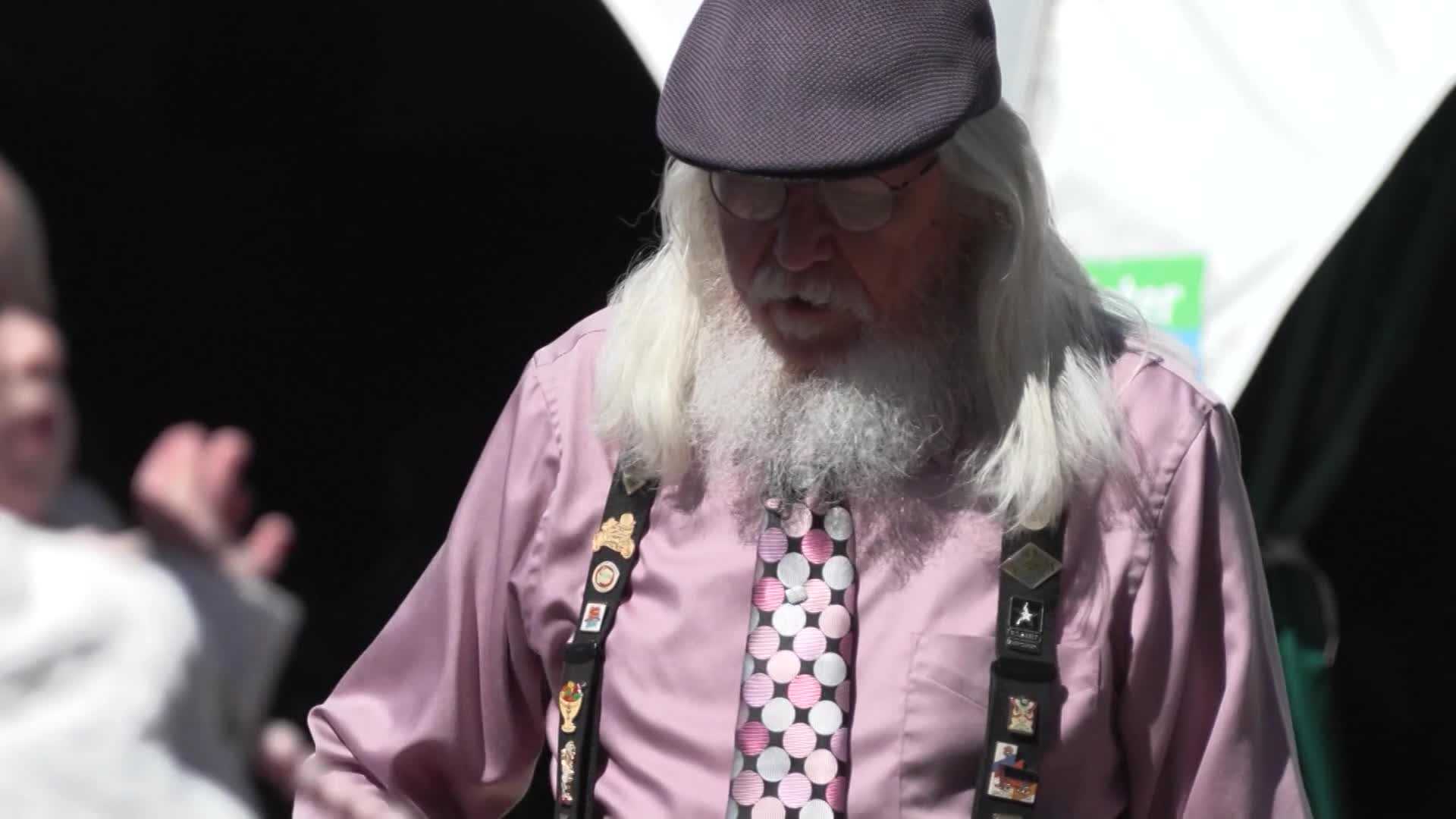 Yo-yo man shares trick to happiness