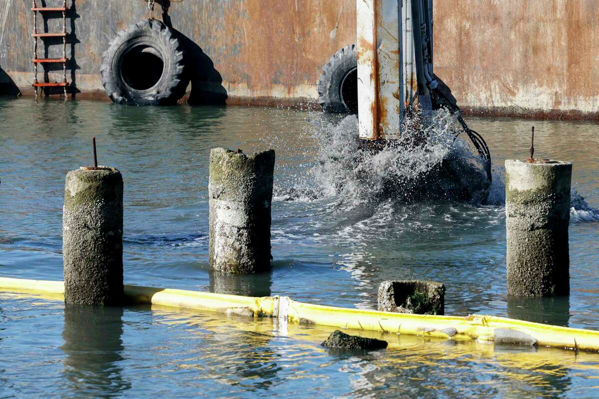 San Francisco Bay undergoing big cleanup. Abandoned wharf removed