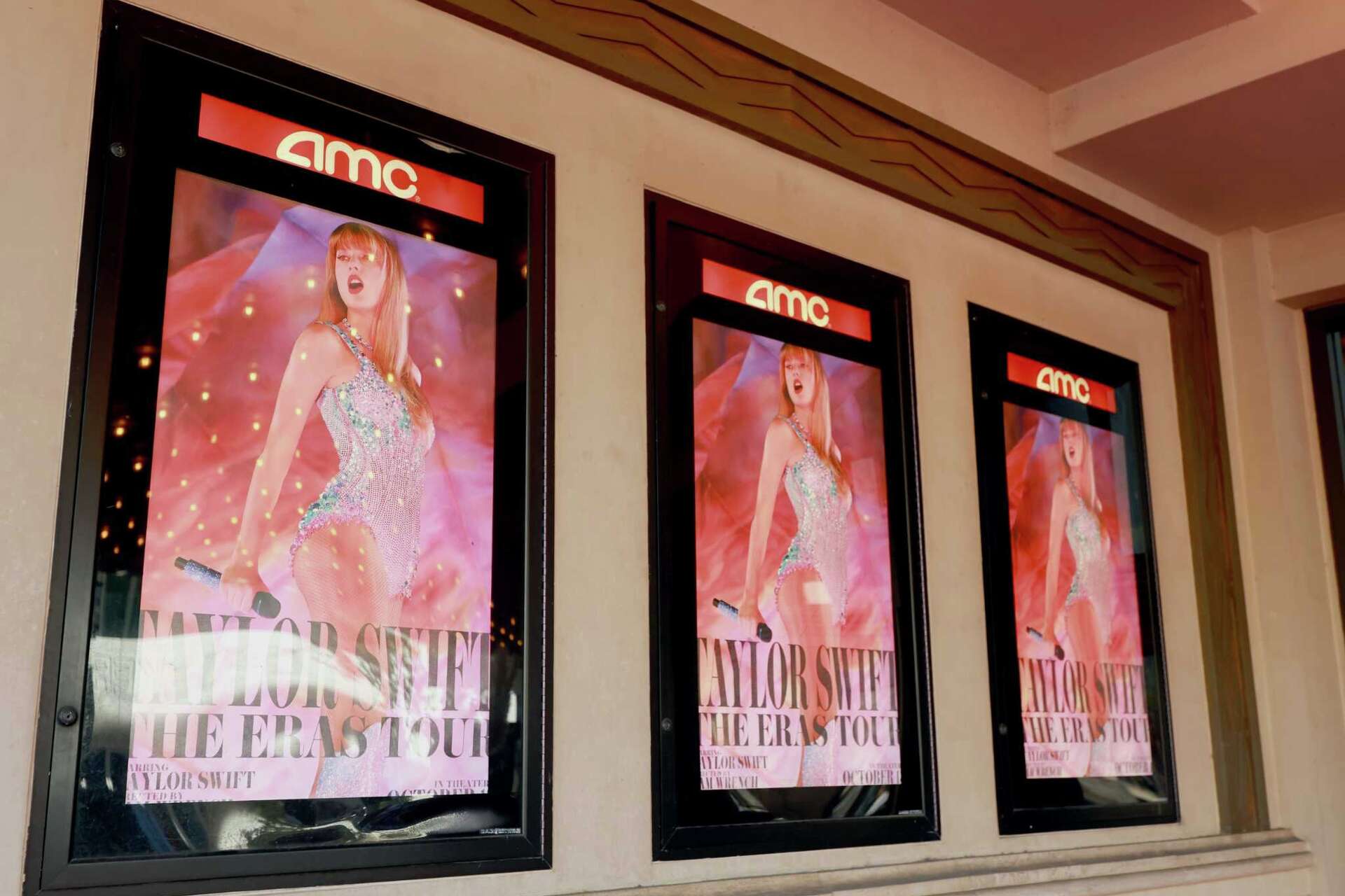 'Taylor Swift: The Eras Tour' begins screening tonight in Houston