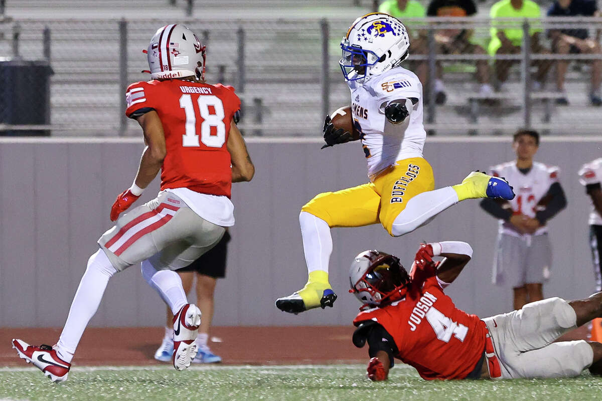 Clemens football holds on to beat Judson after early fireworks