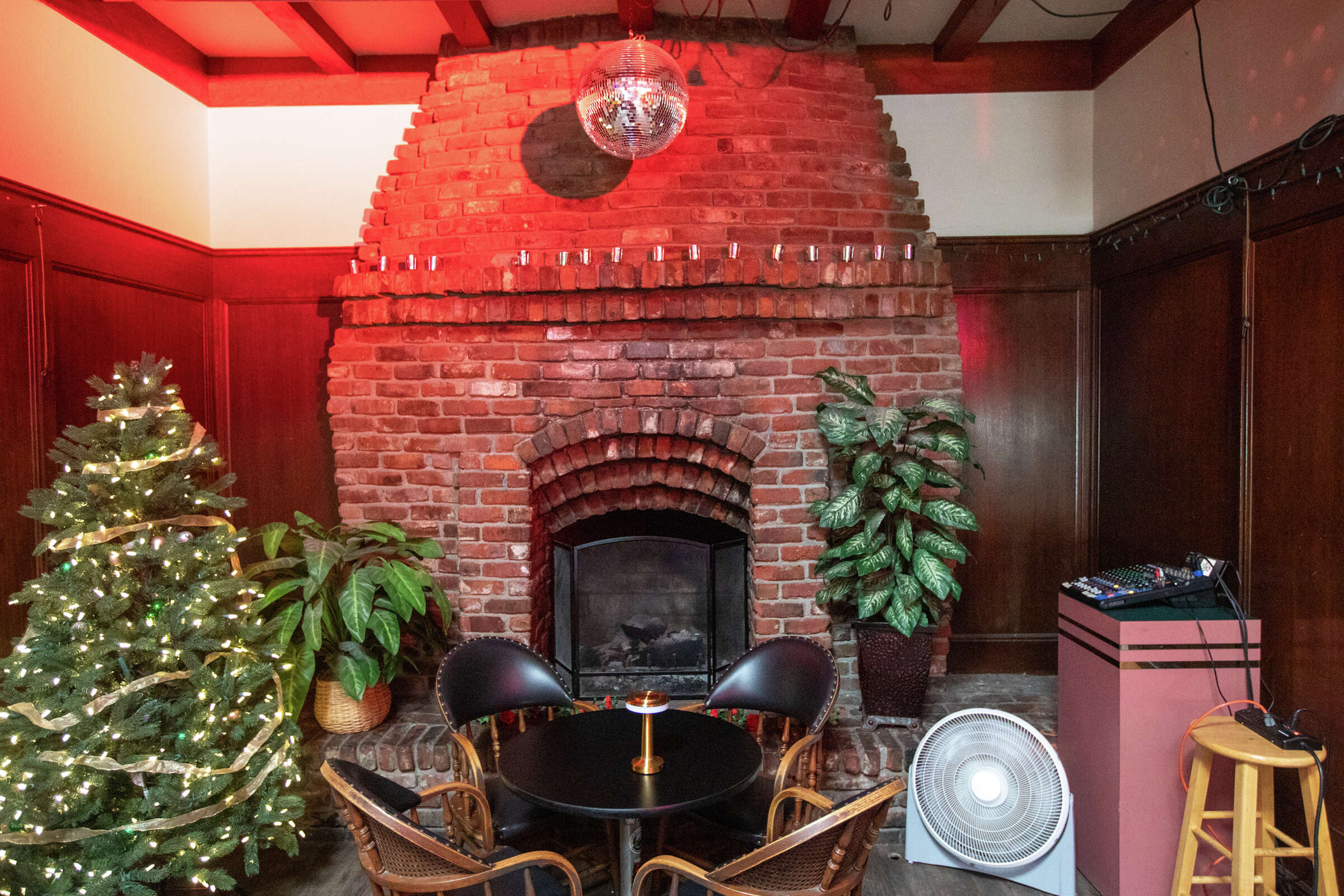 The quirky Oakland bar co-owned by a former rock star manager