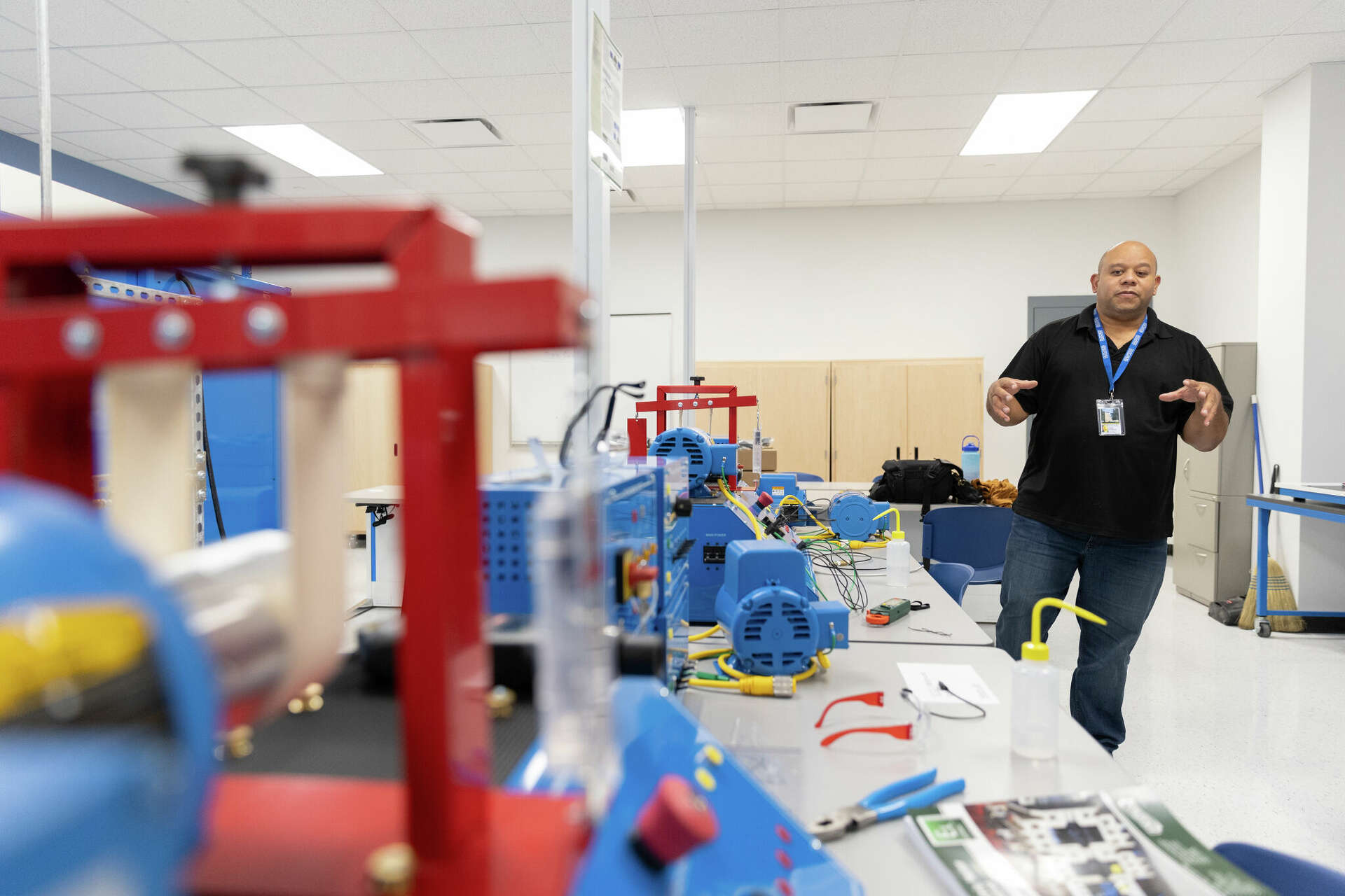 Dutchess Community College mechatronics labs train students, workers