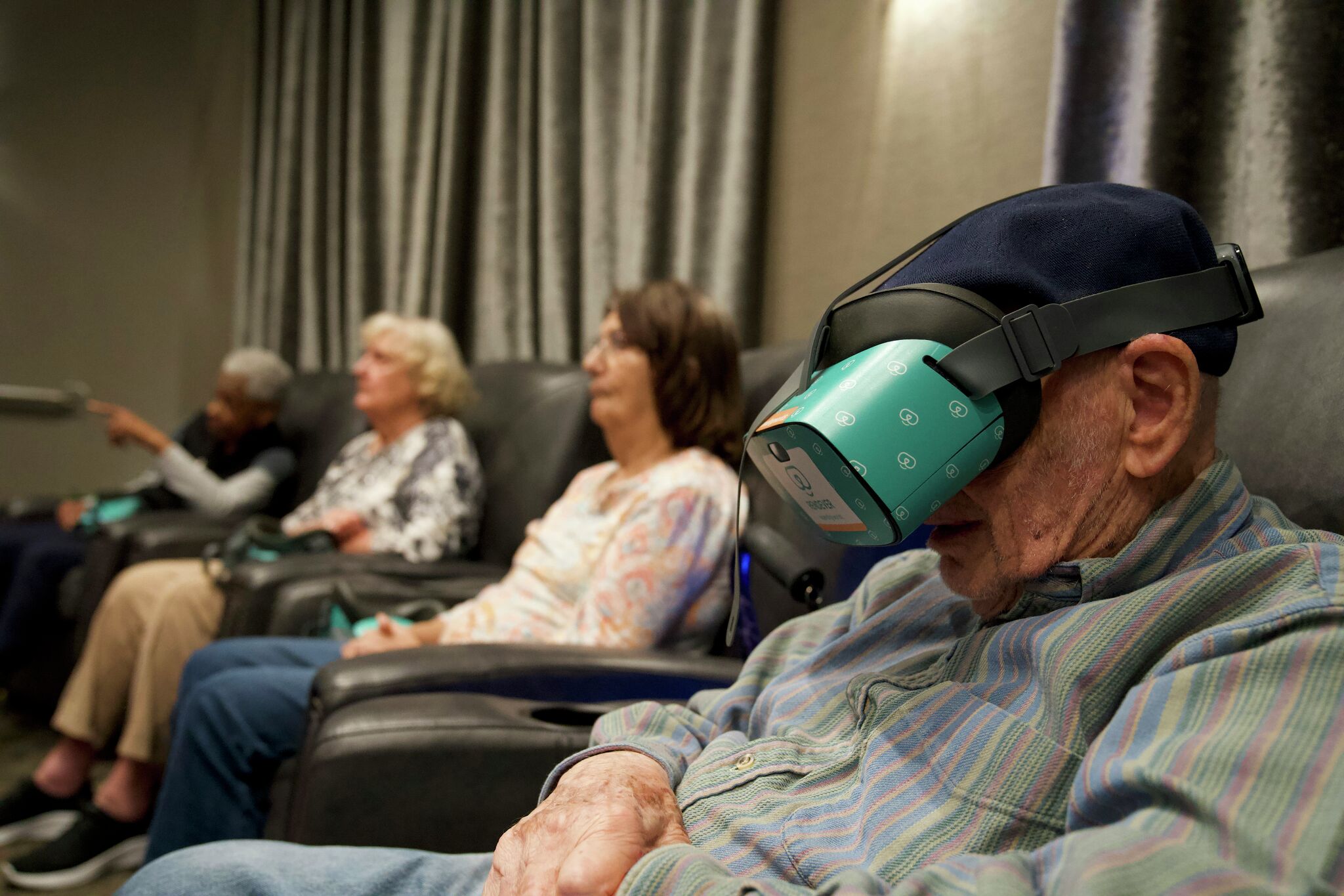 VR, tech expands the world for older adults