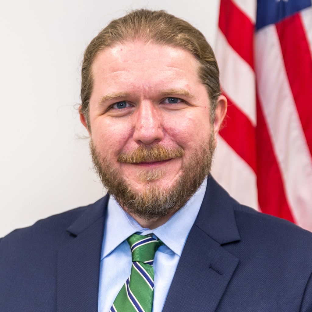 Ridgefield BOE candidate with teacher wife resists calls to withdraw