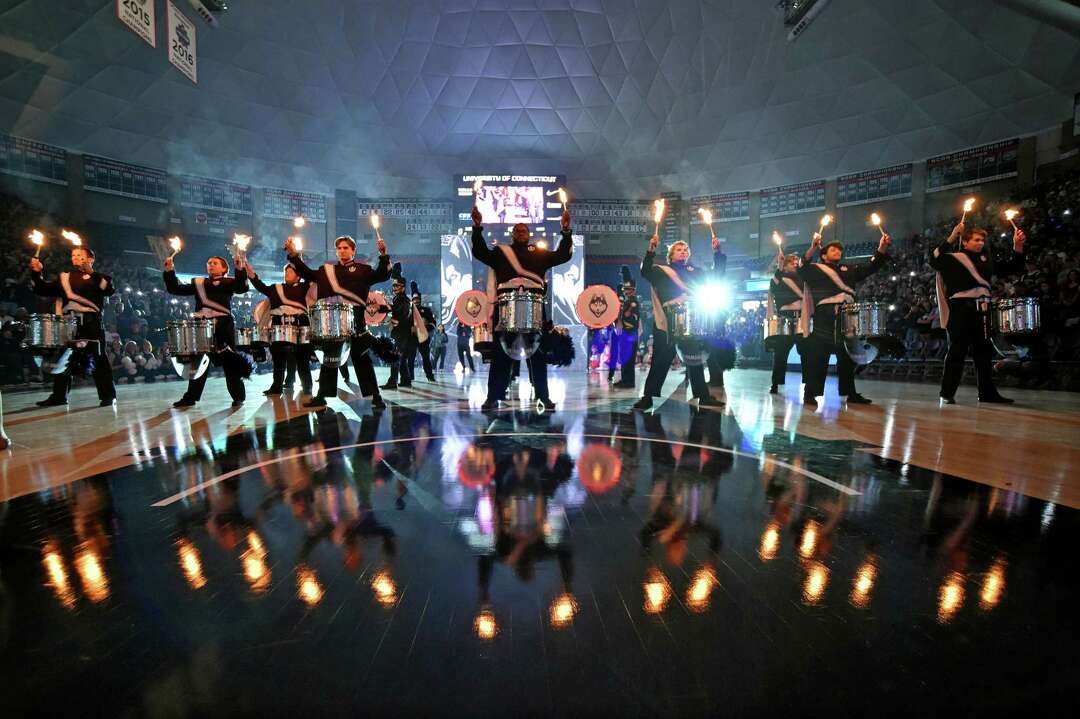 UConn men get championship rings, have fun at First Night