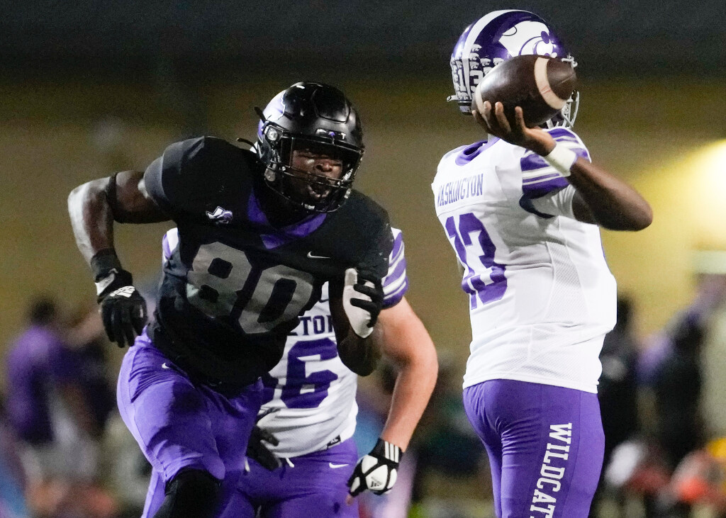 HS football: Defense spurring Fulshear undefeated season