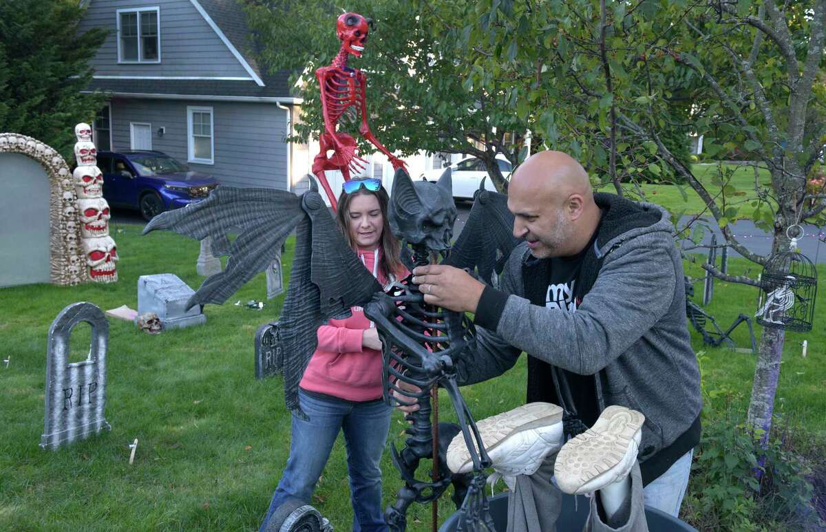 Trumbull's Sterling Road draws Halloween trick-or-treaters