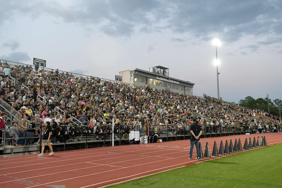 Vidor Pirates battled Lumberton on Friday the 13th homecoming