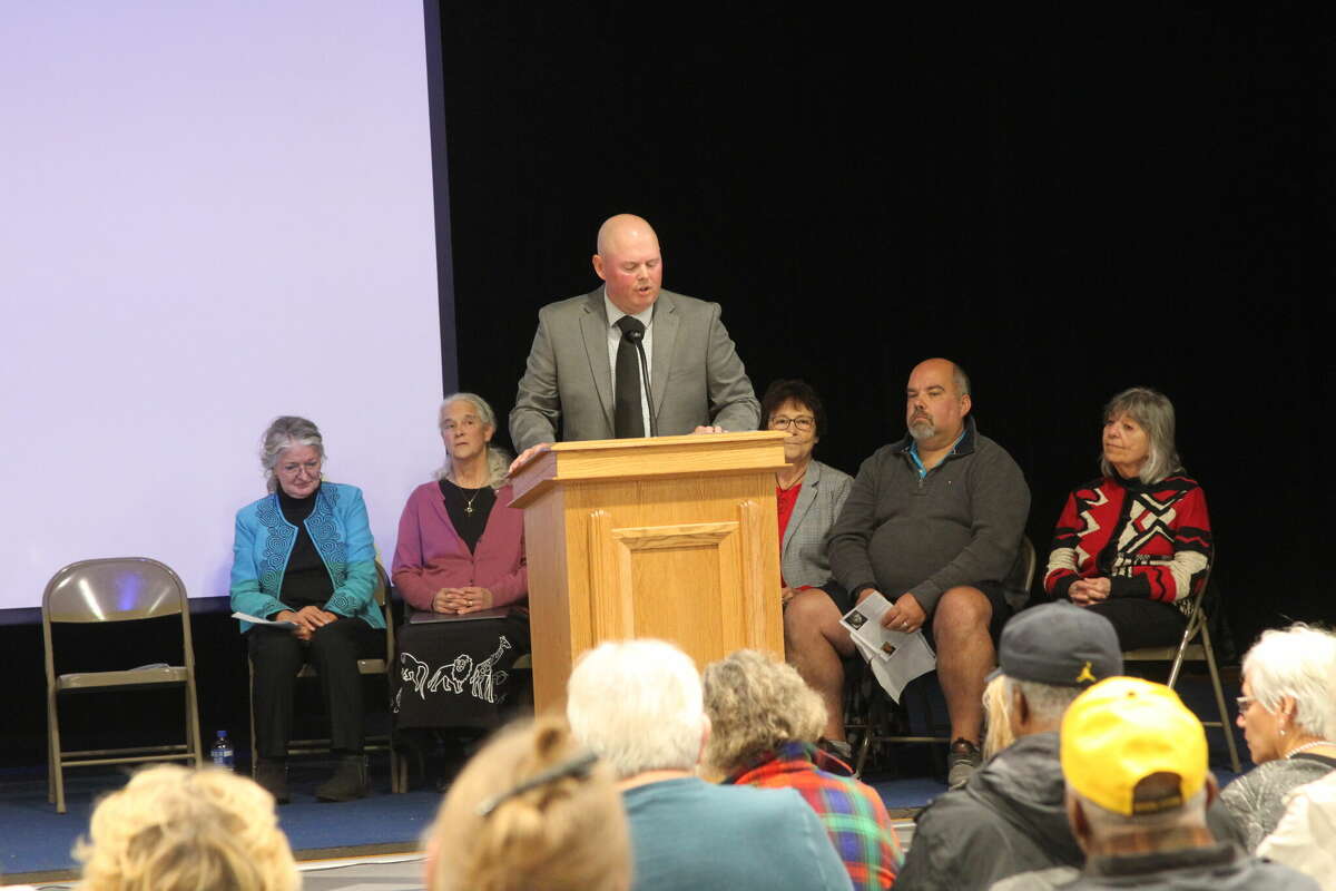James Earl Jones, mentor honored with bronze sculpture in Michigan