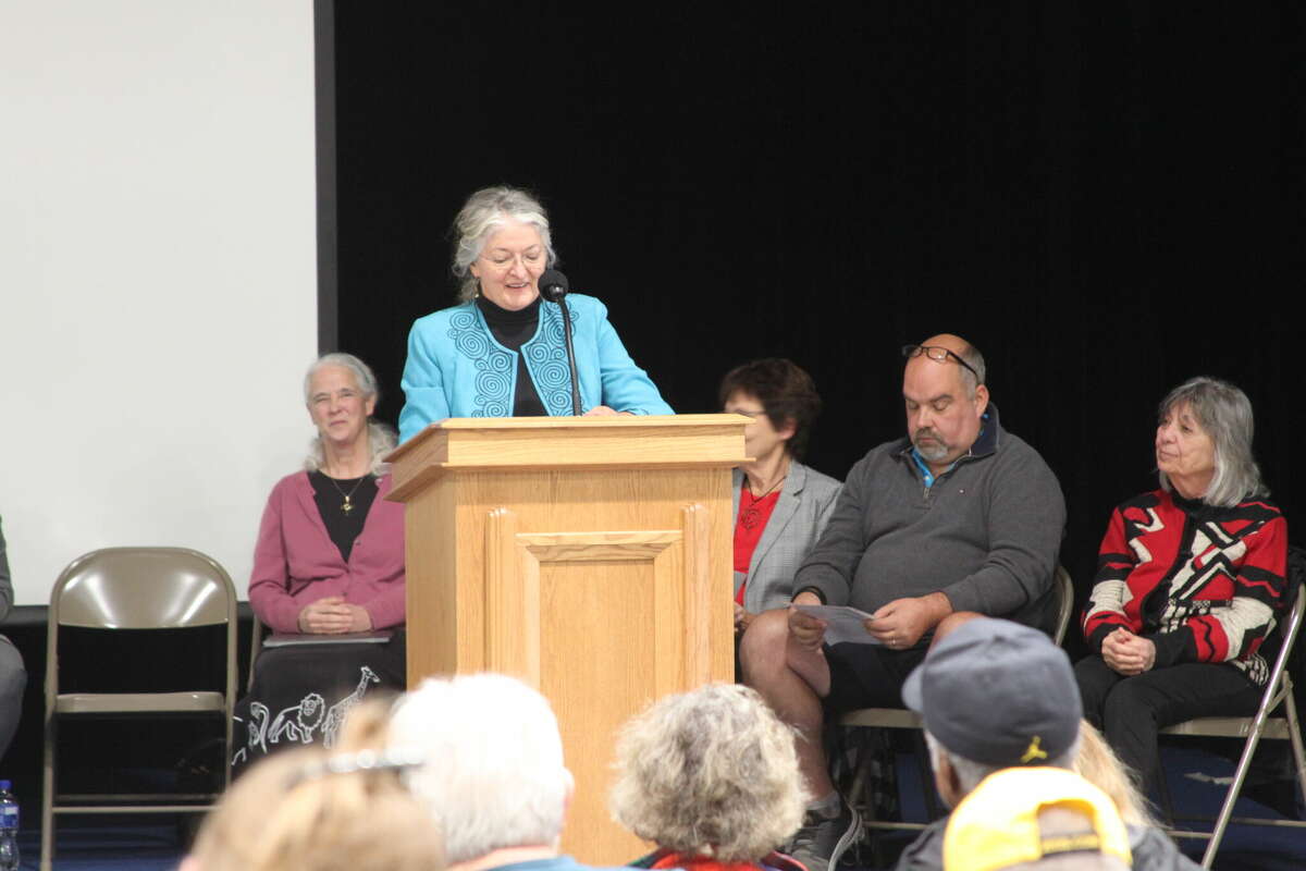 James Earl Jones, mentor honored with bronze sculpture in Michigan