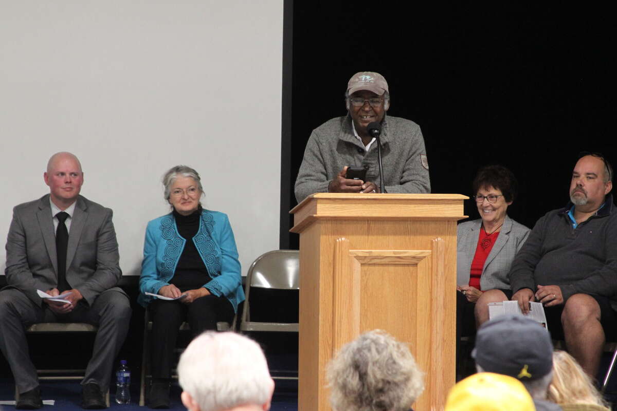 James Earl Jones, mentor honored with bronze sculpture in Michigan