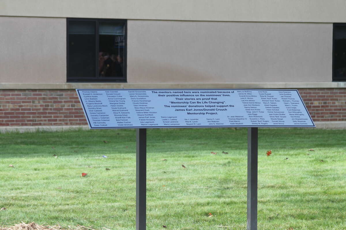 James Earl Jones, mentor honored with bronze sculpture in Michigan