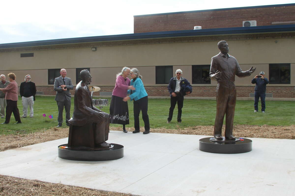 James Earl Jones, mentor honored with bronze sculpture in Michigan