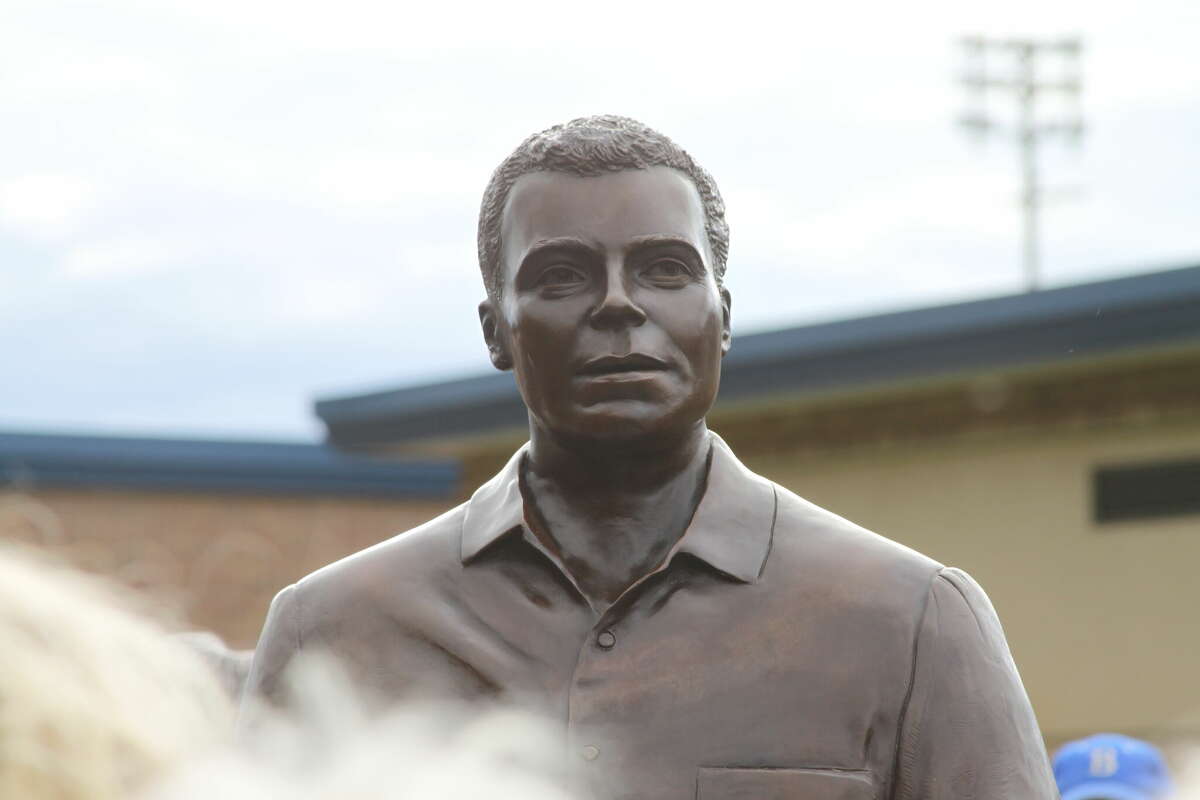 James Earl Jones, mentor honored with bronze sculpture in Michigan